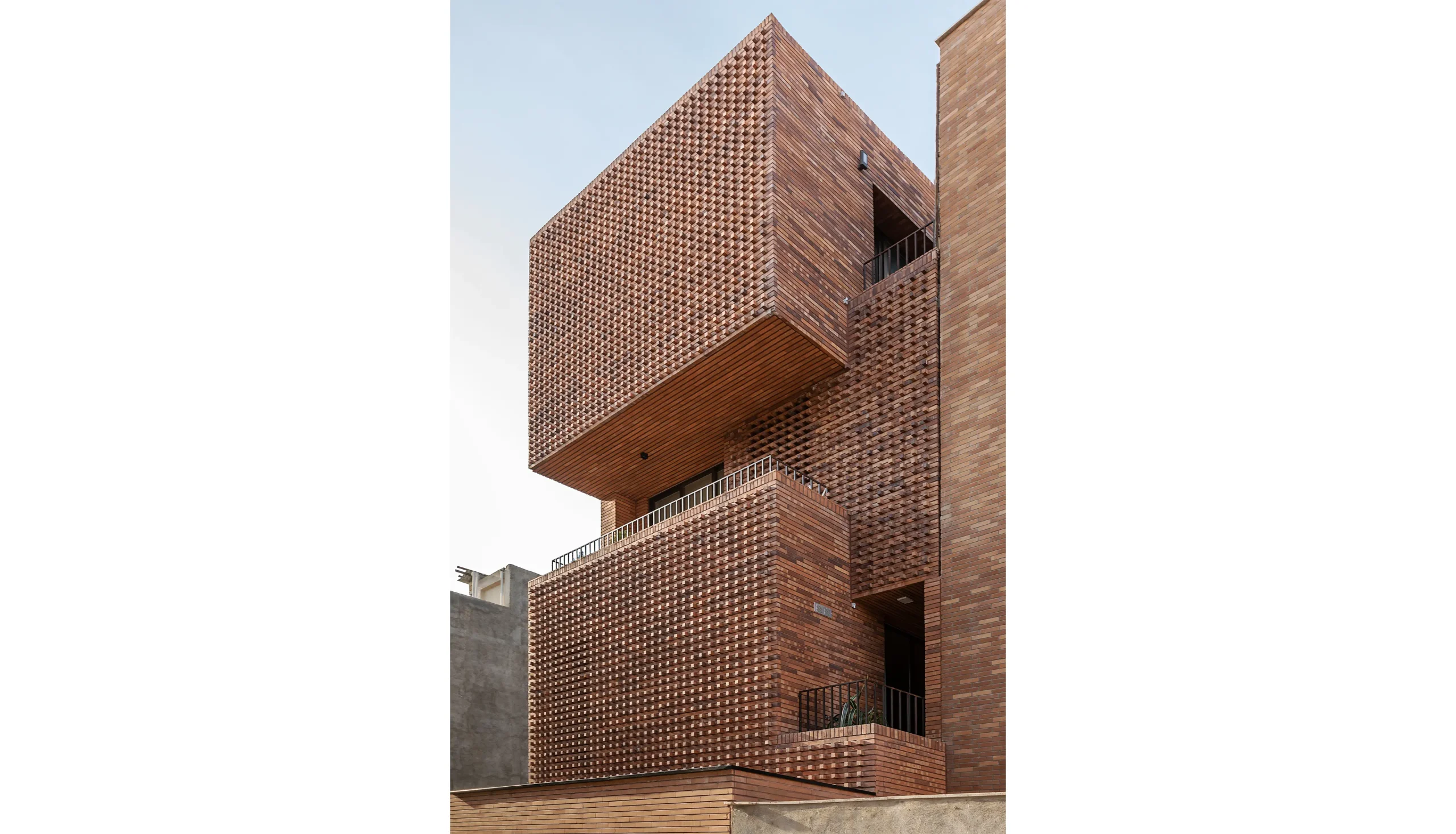 THE ALLEY HOUSE - ASHRAFI & ZAD DESIGN
