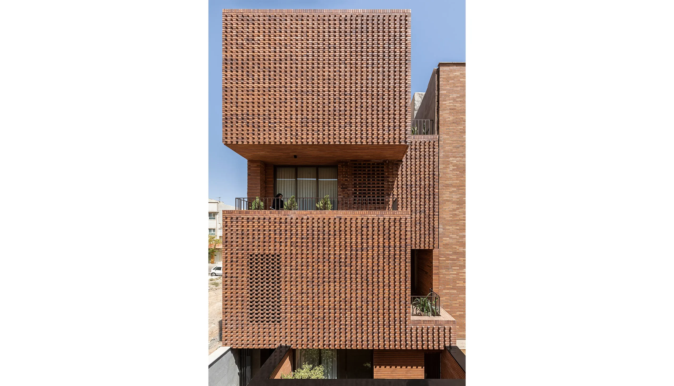 THE ALLEY HOUSE - ASHRAFI & ZAD DESIGN