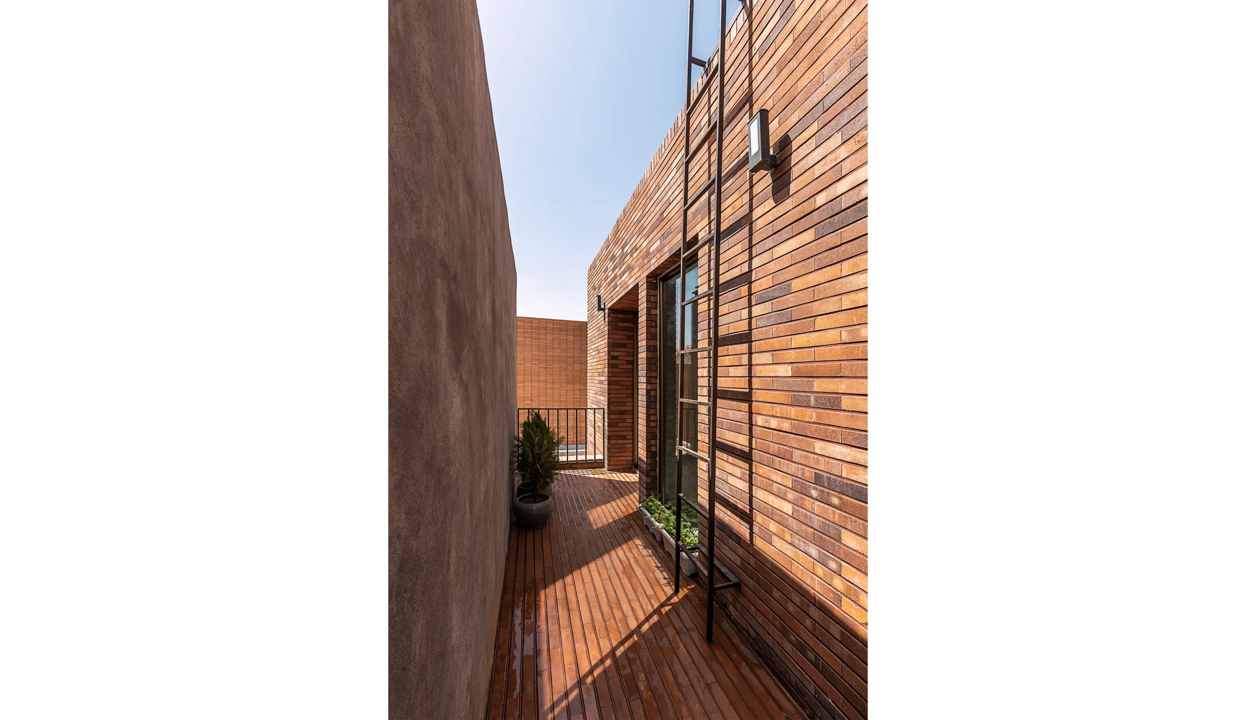 THE ALLEY HOUSE - ASHRAFI & ZAD DESIGN